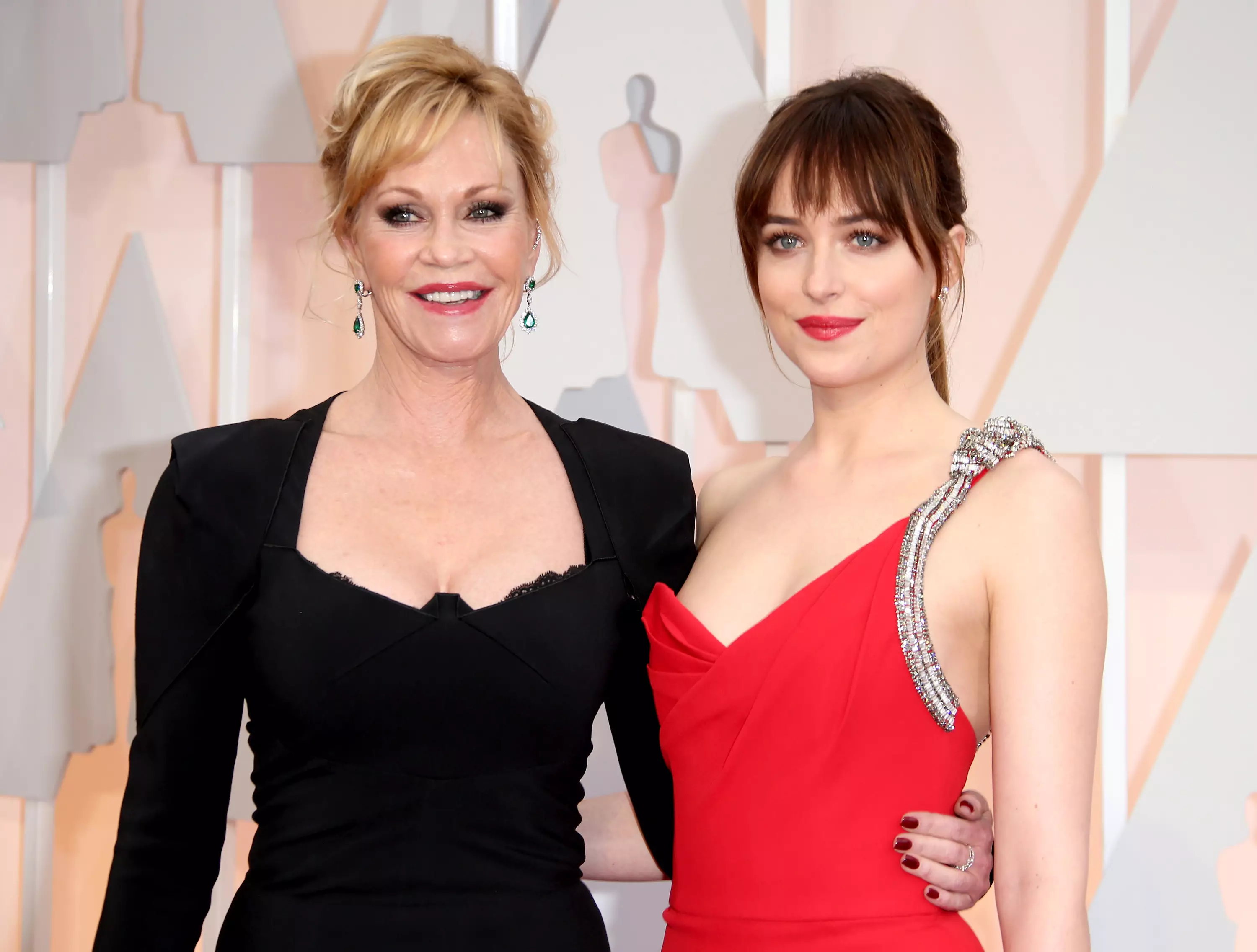 gambar melanie griffith dakota johnson getty