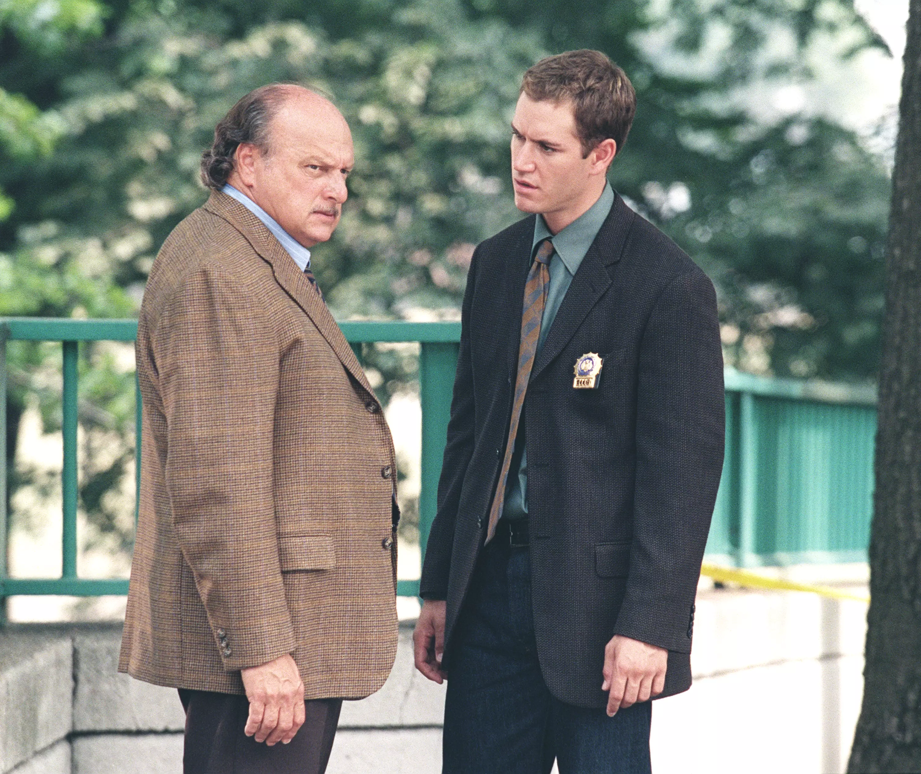 nypd-blue-dennis-franz-mark-paul-gosselaar