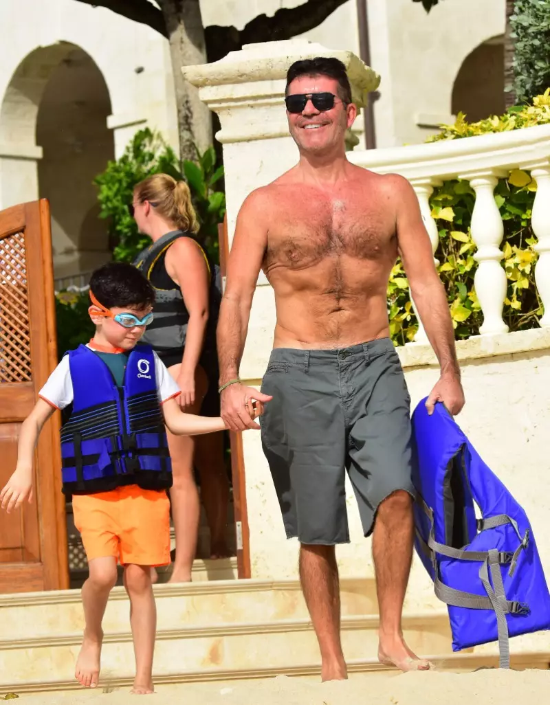 Simon Cowell o bone lebopong la leoatle la Barbados