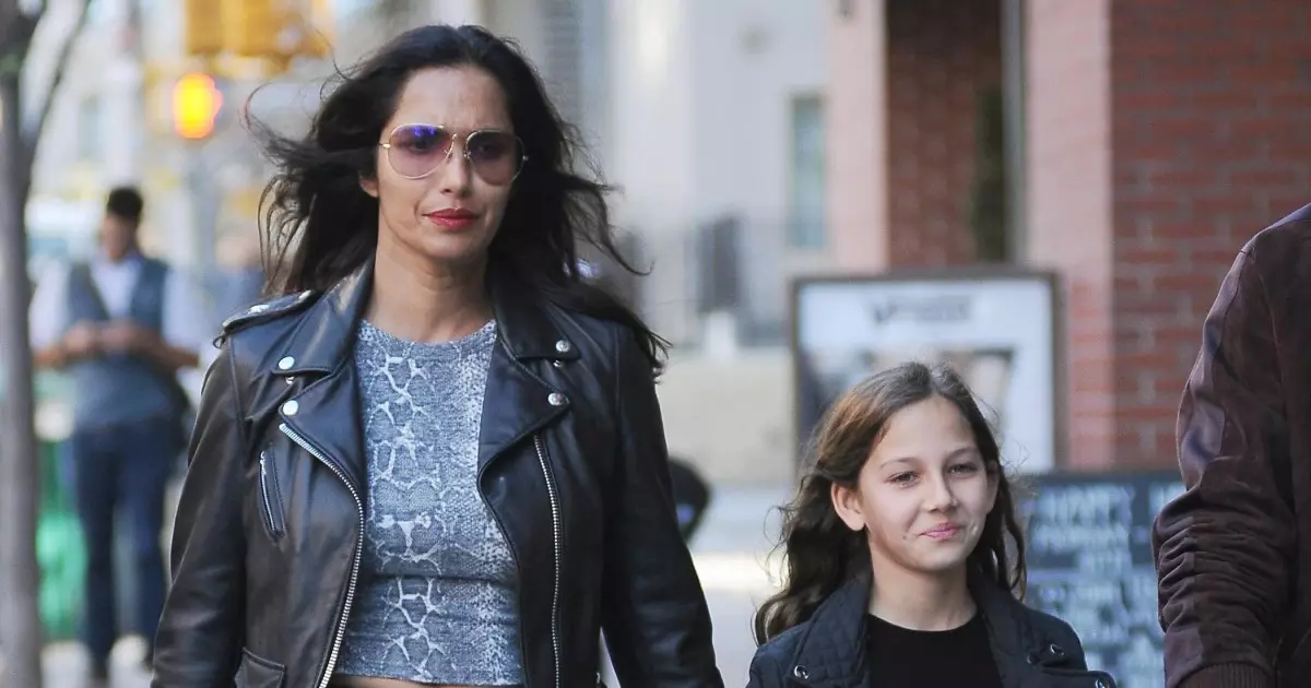 Padma Lakshmi och dotter Krishna upptäcktes i NYC: Foton