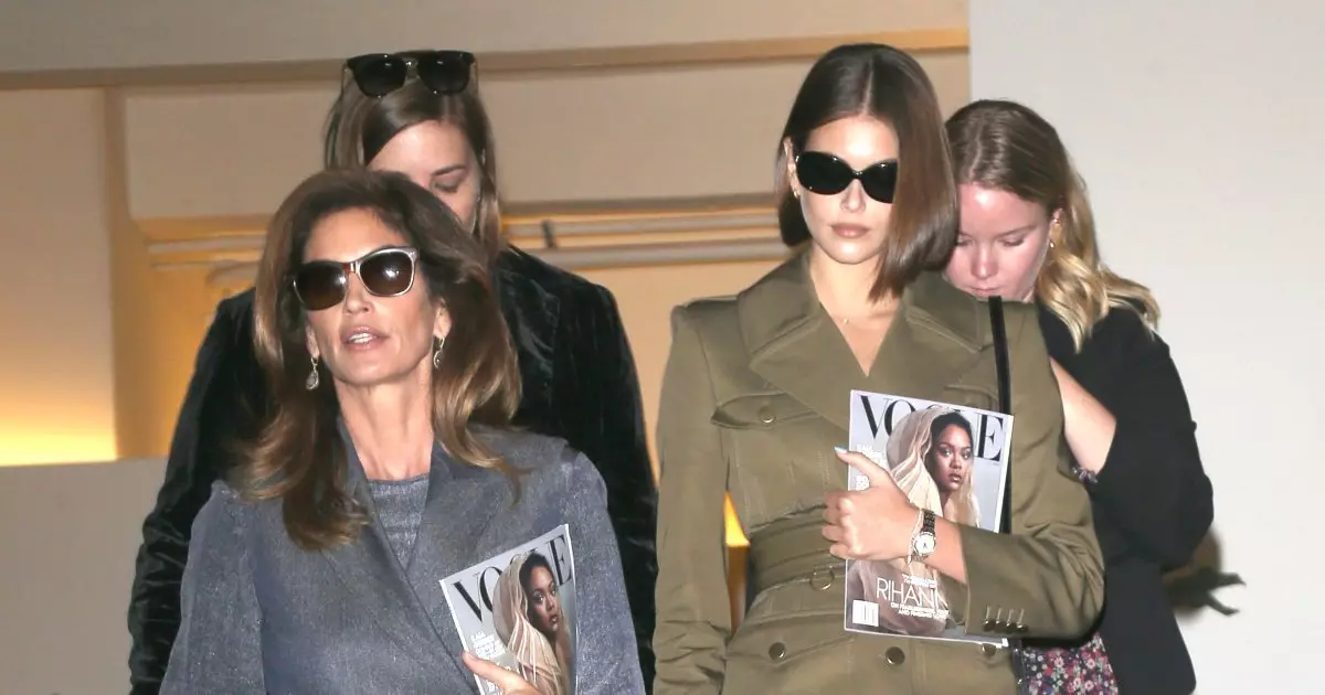 Cindy Crawford giải thích lý do tại sao cô ấy để con gái Kaia Gerber làm người mẫu