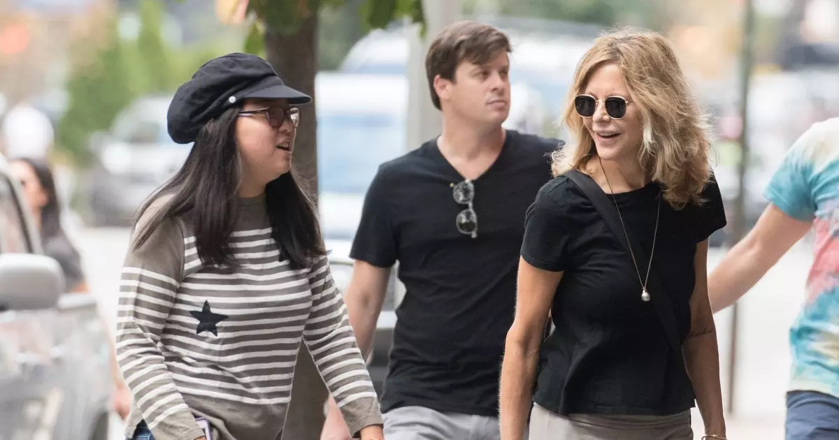 Meg Ryan lan Putri Daisy True Out and About ing NYC: Photos