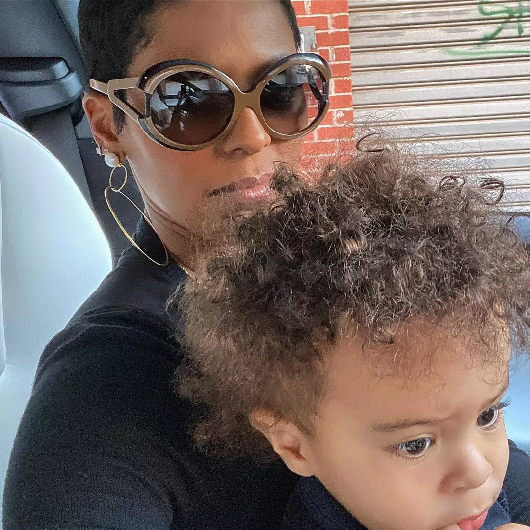 tamron-halls-cutest-photos-with-her-son