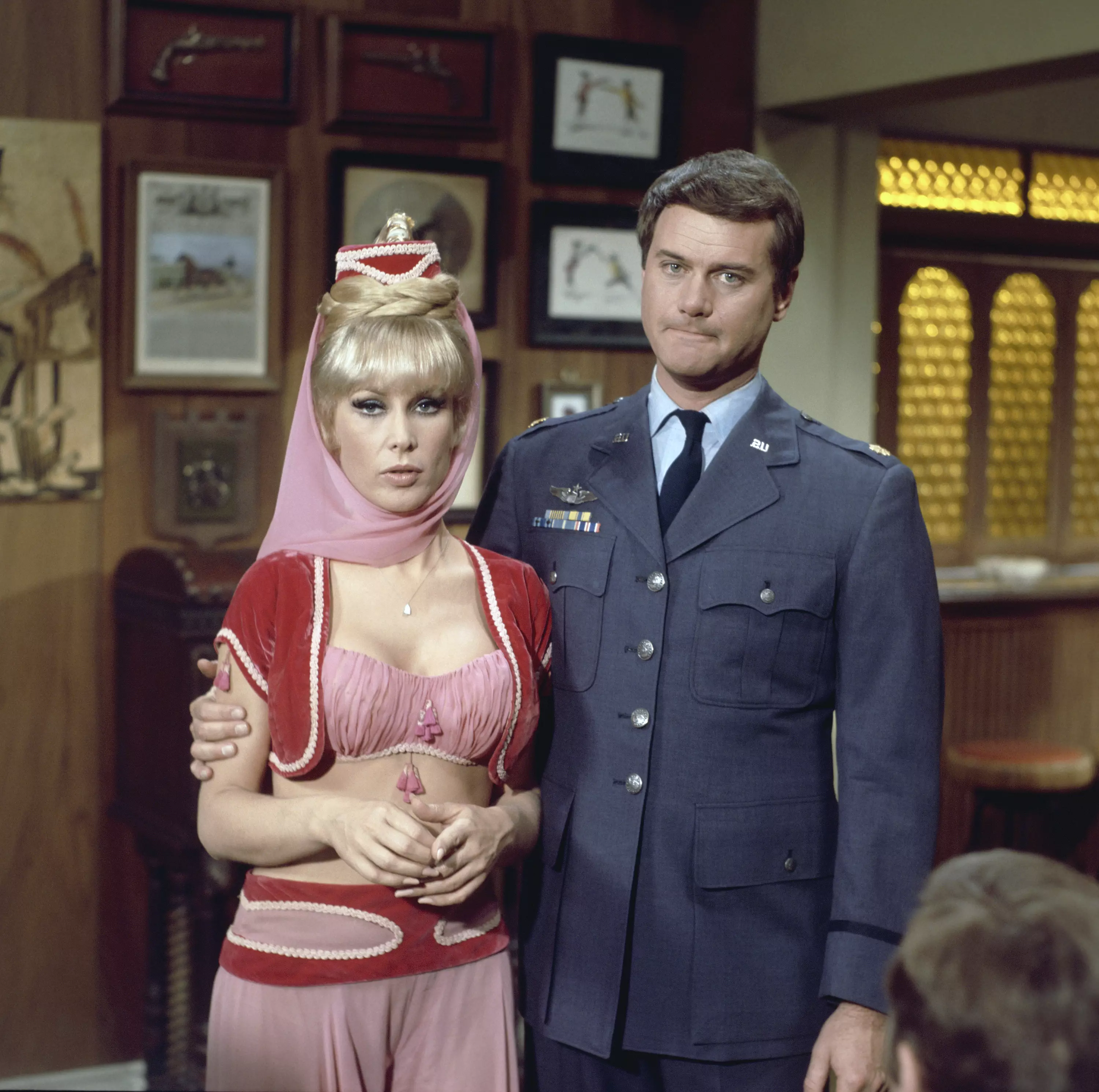 i-dream-of-jeannie-jeannie-and-tony