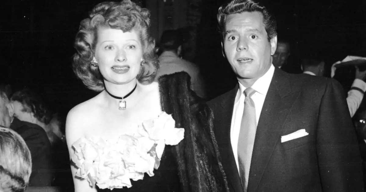 នៅខាងក្នុង Lucille Ball និងការលែងលះ "គួរឱ្យរន្ធត់" របស់ Desi Arnaz