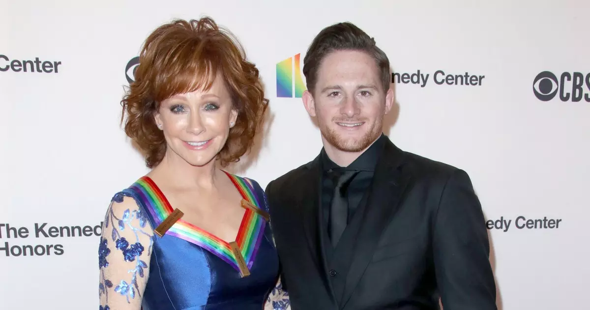 Reba McEntire støtter sønnen Shelby Blackstock på Daytona Speedway