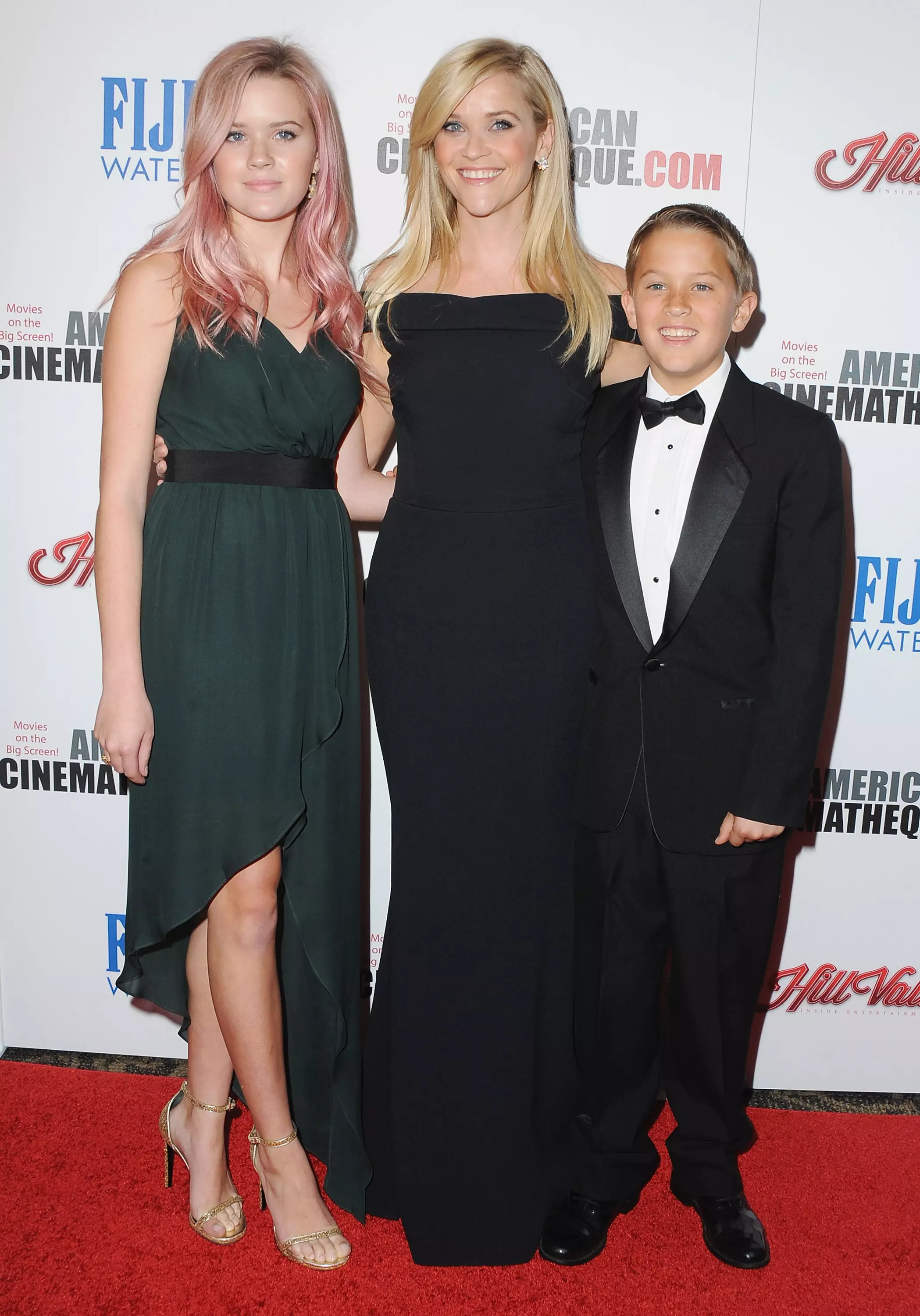 reese-witherspoon-anak-oct-15