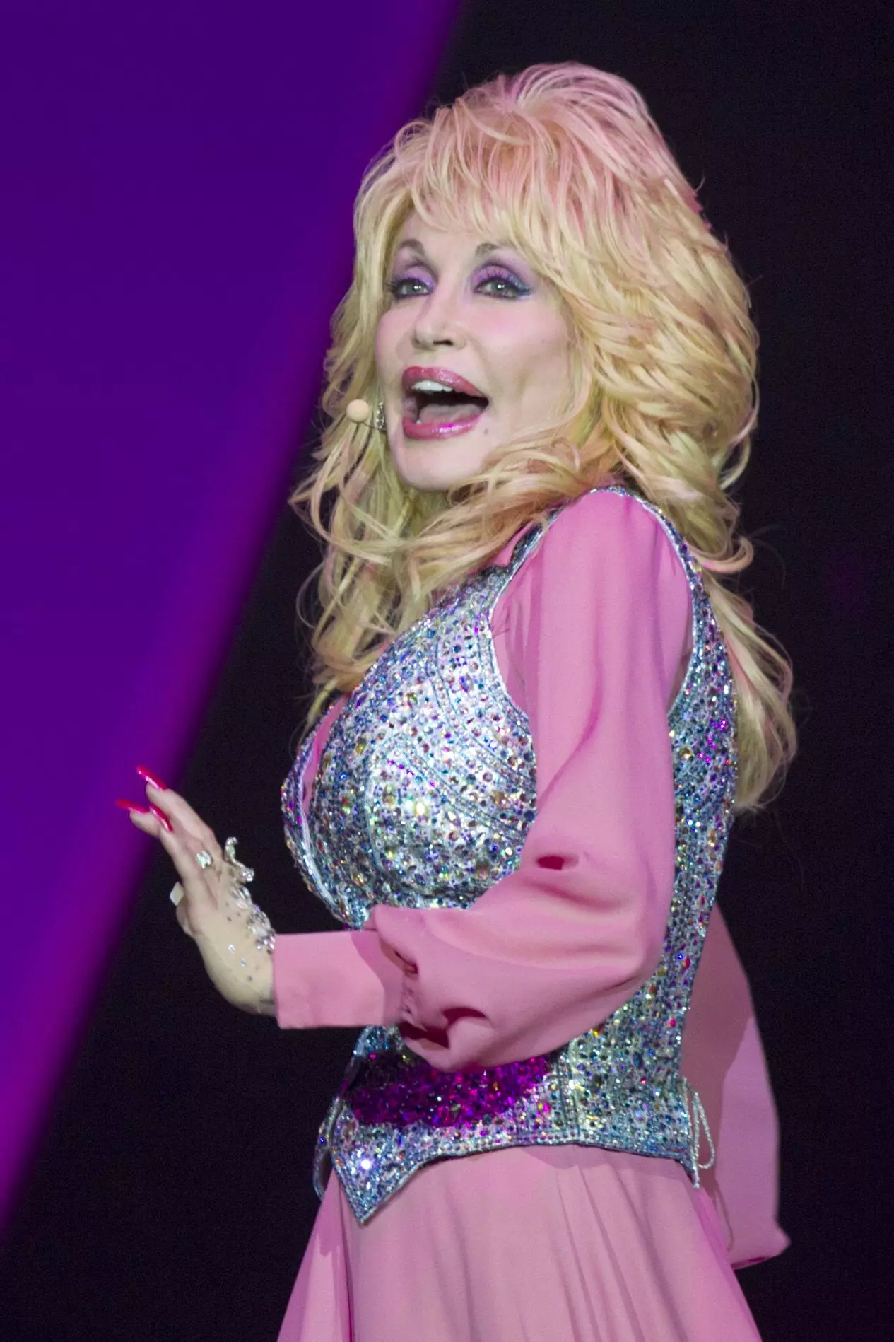 dolly-parton-transformation-through-the-years