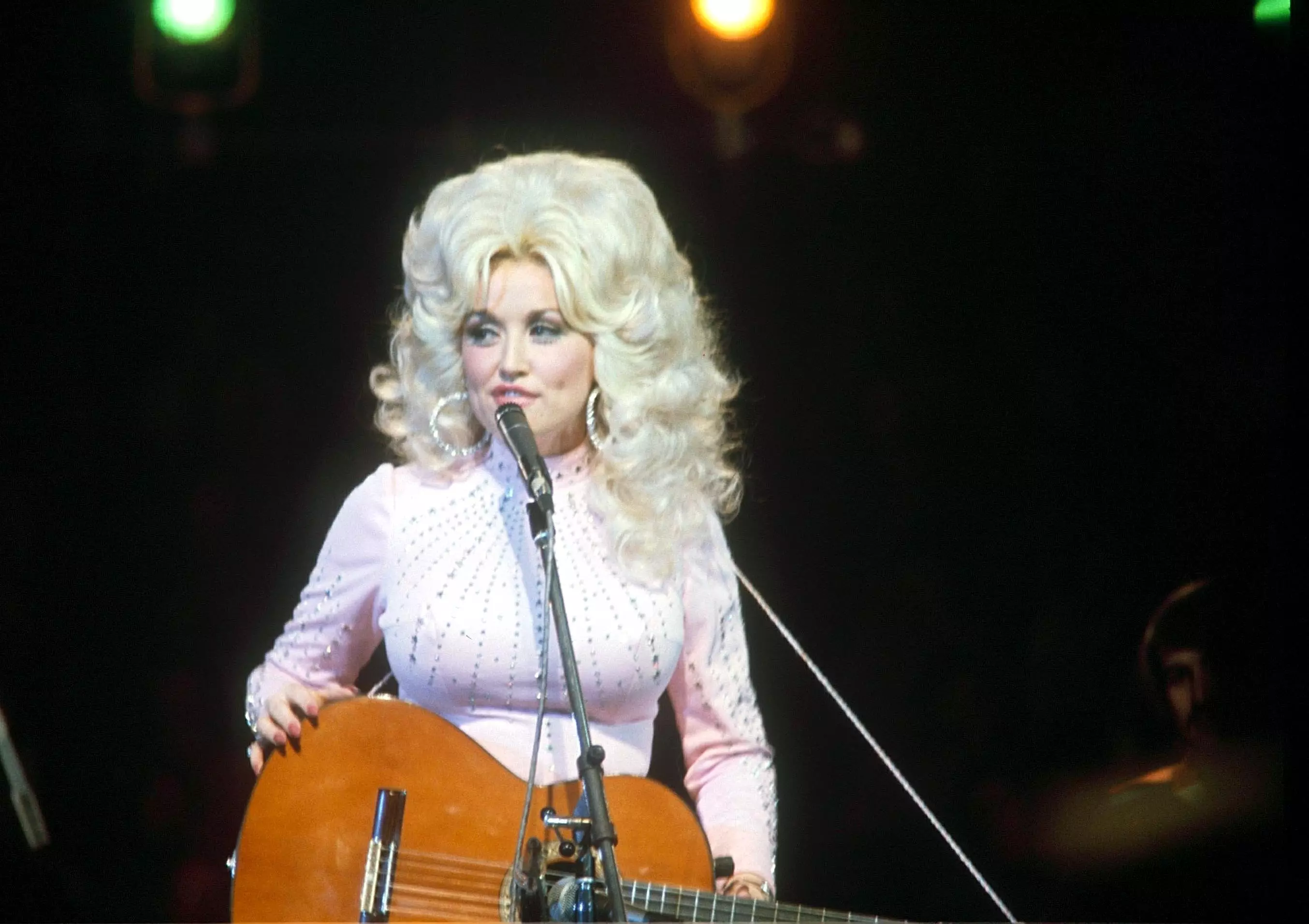 dolly-parton-transformation-through-the-years