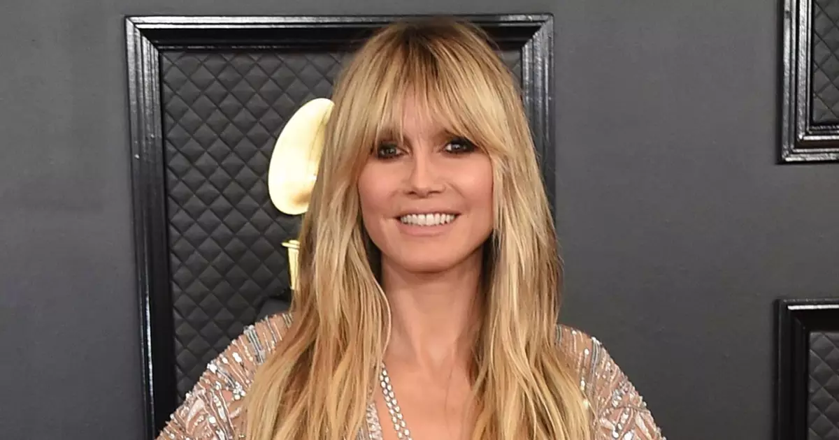 Heidi Klum flaunts Figur Wärend Nackte Sonnenbad a Quarantän