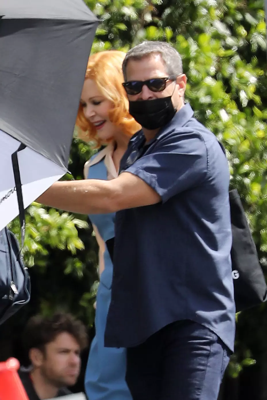 nicole-kidman-and-javier-bardem-on-the-set-of-being-the-ricardos