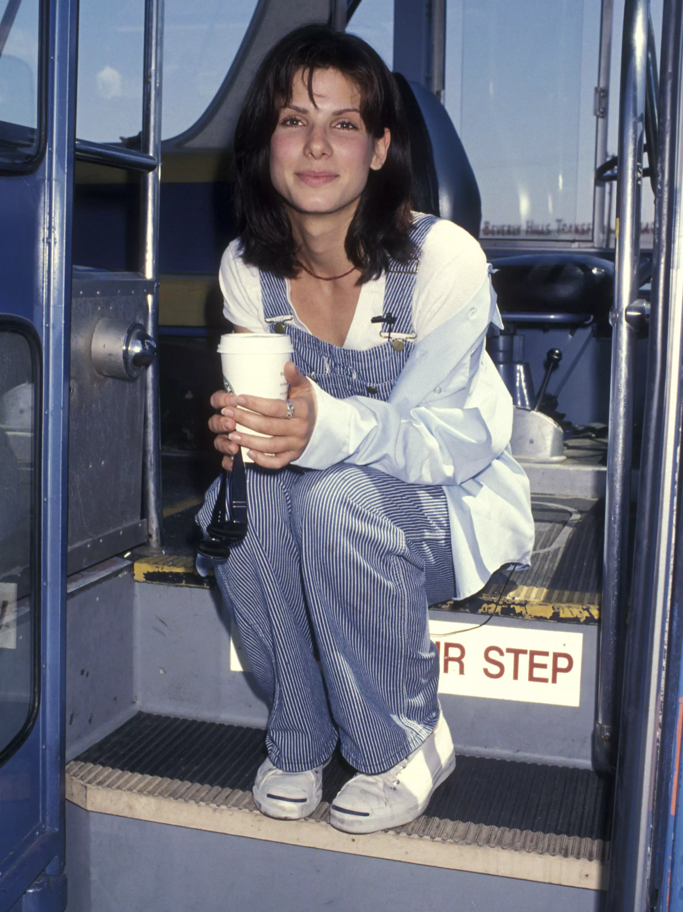 sandra-bullock-gets-bus-drivers-test-to-promote-speed-1994.