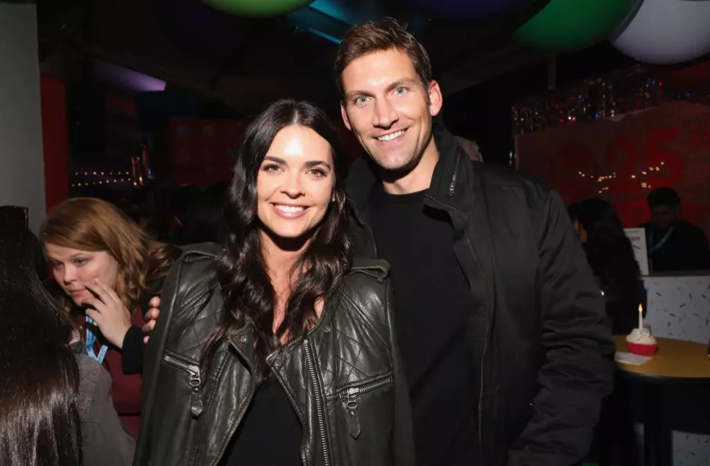 Katie Lee และ Ryan Biegel เข้าร่วมงานฉลองวันเกิดปีที่ 25 ของ Food Network