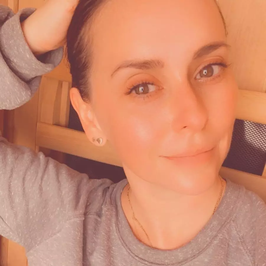 jennifer-love-hewitt-selfies