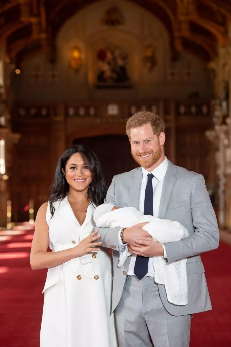 Foto Pertama Bayi Meghan Markle Pangeran Harry