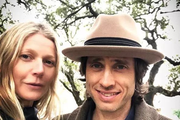 Gwyneth Paltrow Ndi "Wokondwa Kwambiri" muukwati Wachiwiri ndi Brad Falchuk