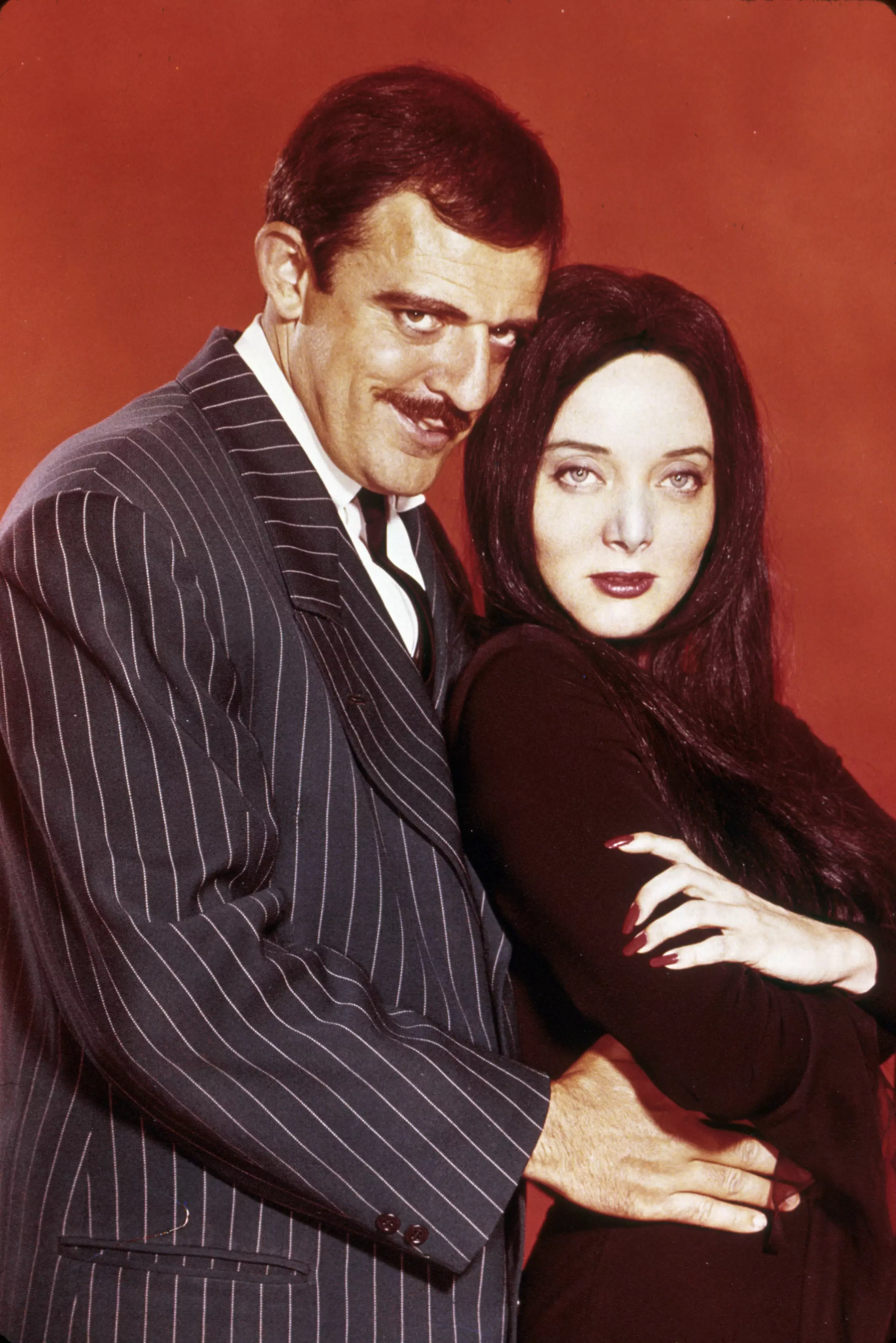 carolyn-jones-john-astin-addams-fjölskyldan