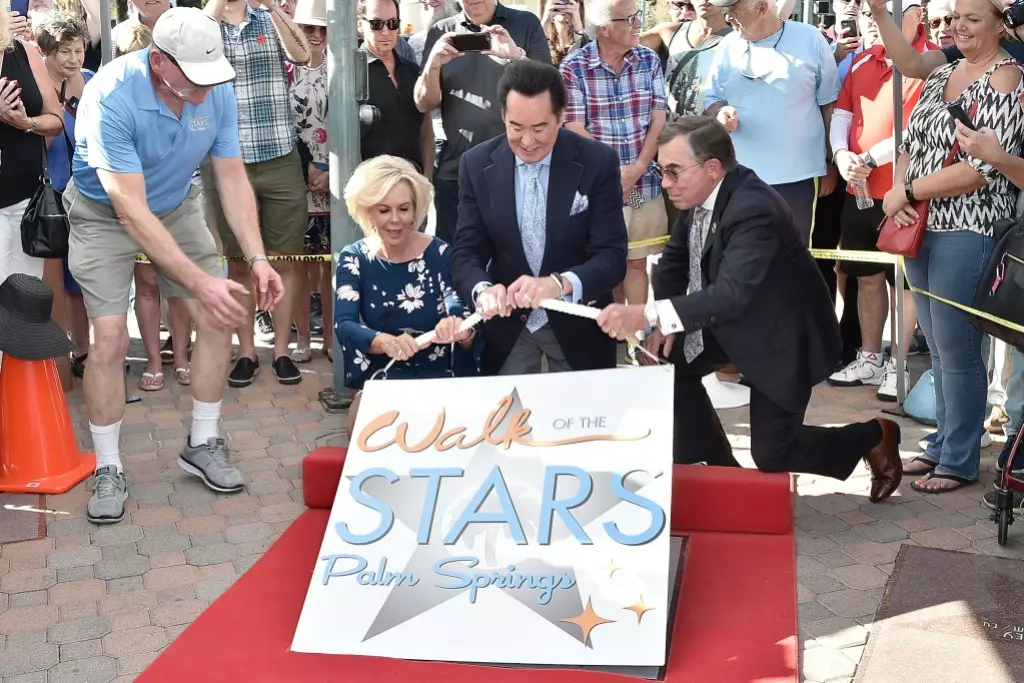 wayne-newton-palm-springs-walk-of-fame-yll