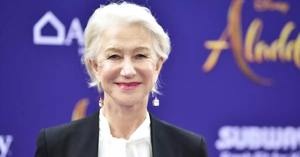 Helen Mirren kpughere na ọ na-eji mkpa kichin bechapụ ntutu nke ya