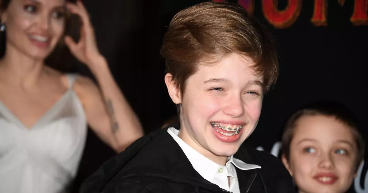 Shilo le Knox Jolie-Pitt ba Etela Petco Ntle le Batsoali: Lifoto