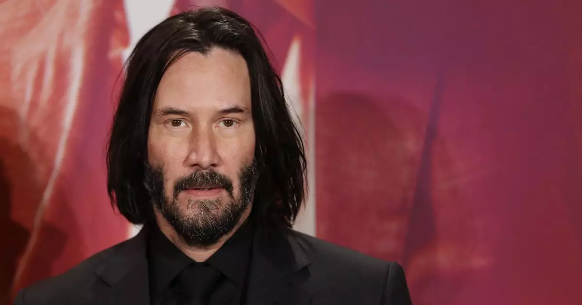 Keanu Reeves Xav Zoo Li Tsiaj Tsiaj Hauv Cage Vim Lub Koob Yees Duab