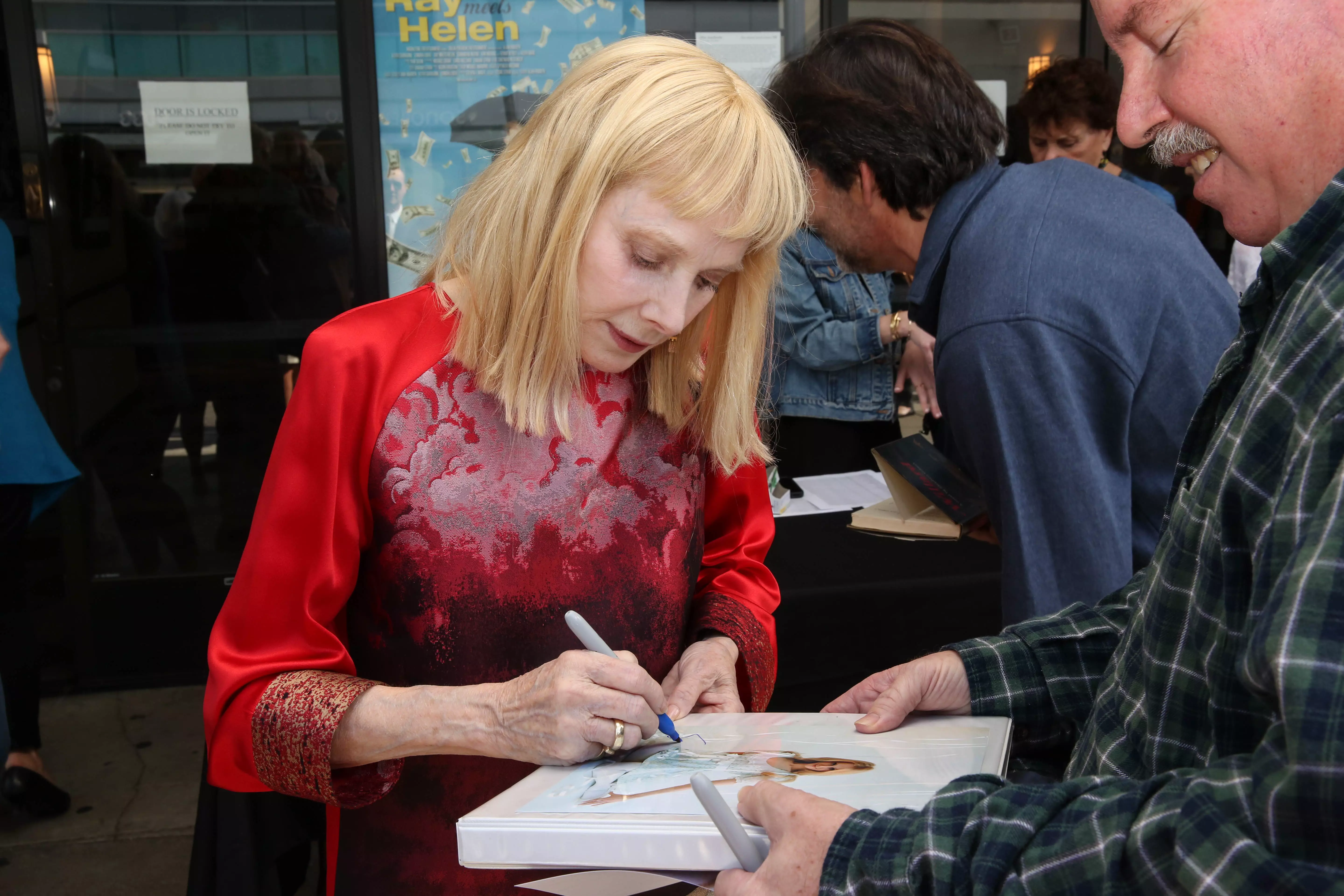 sondra-locke-autografiranje