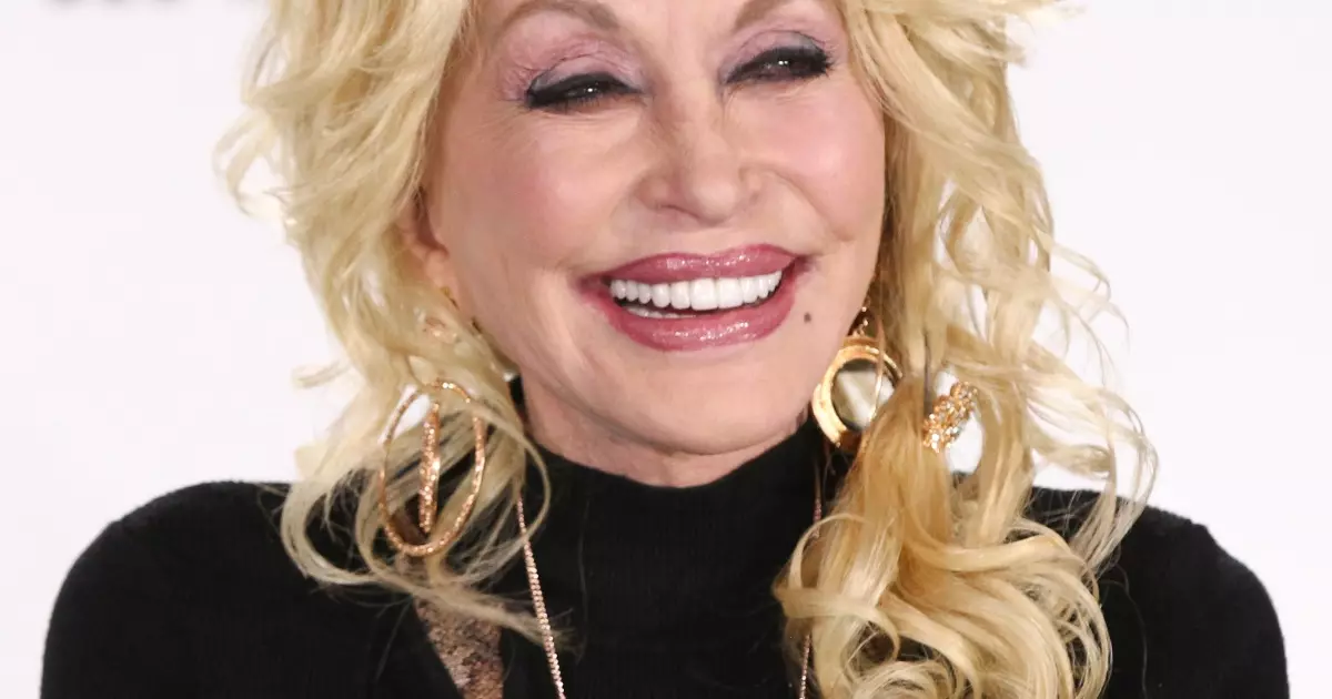 Stella, la hermana de Dolly Parton, comparte detalles nunca antes revelados del matrimonio de 50 años de Country Star