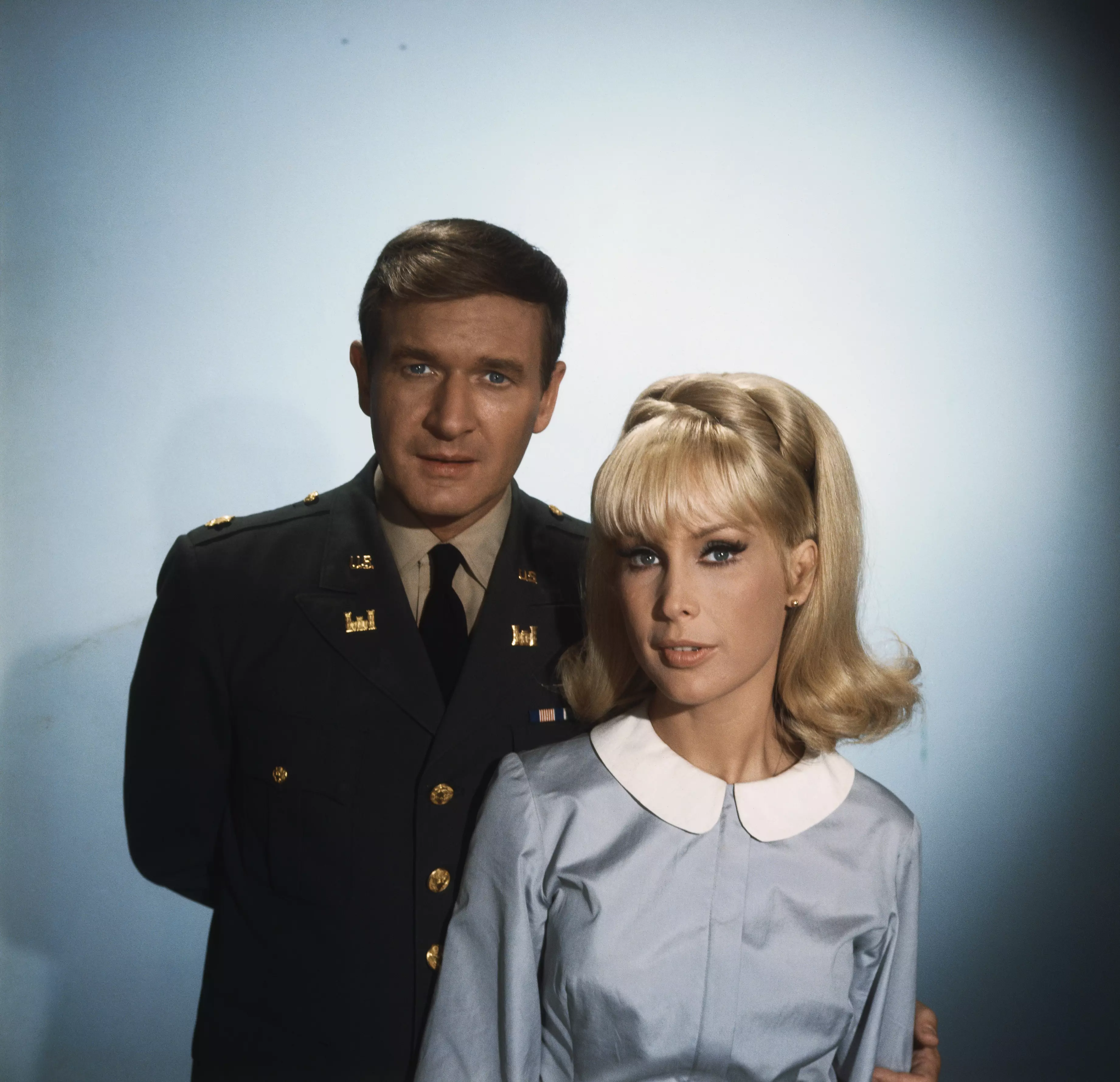 bill-laethúil-barbara-eden