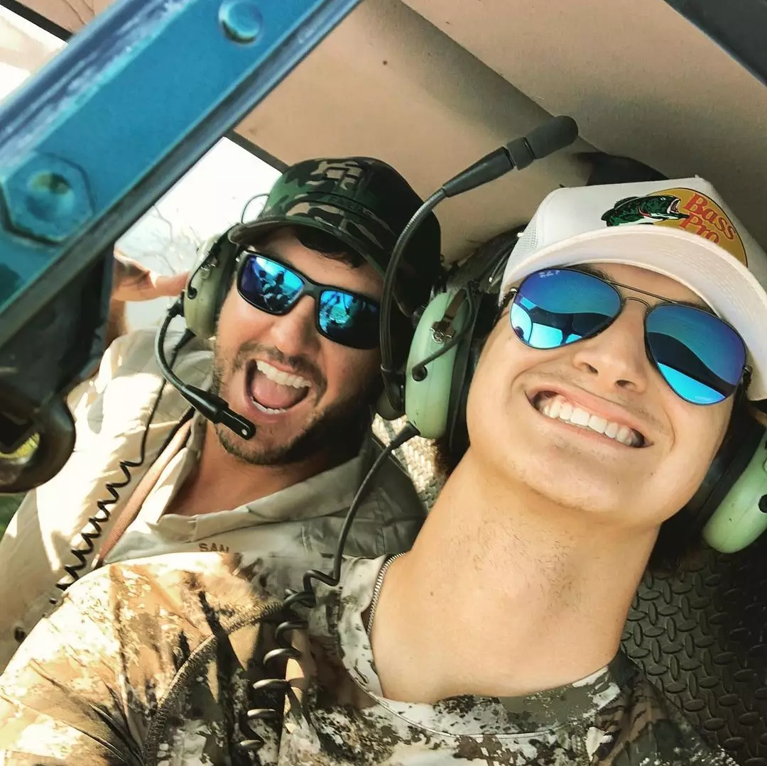 Luke-bryan-and-wife-caroline-meet-their-kids-nieces-and-nephew