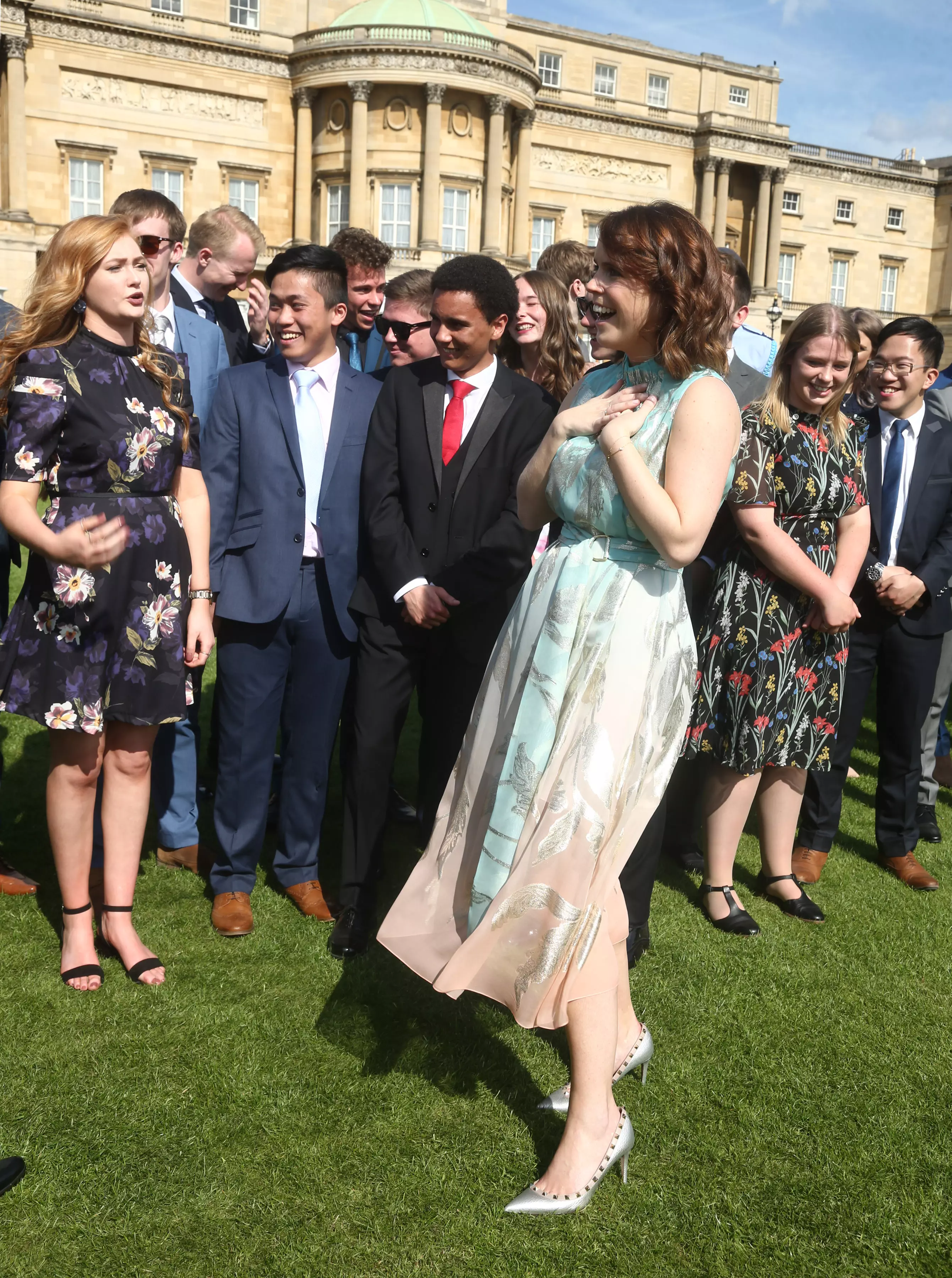 Princess-eugenie-amiir-Edward-sophie-countess-of-wessex-abaalmarinta-dahab-bandhigyada-buckingham-palace6