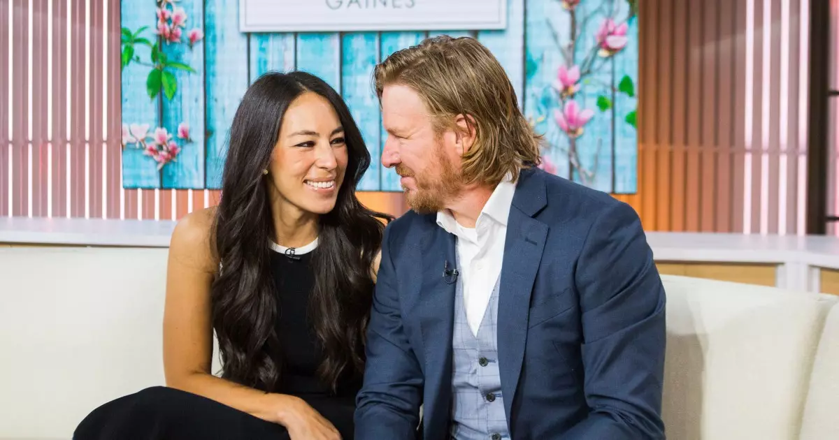 Chip Gaines ati Joanna Gaines Ti ṣii Ile itaja Kofi kan