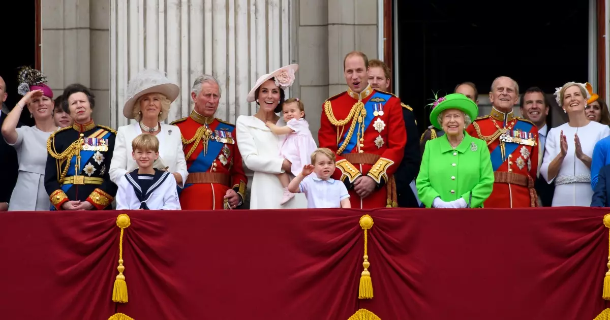 Royal Fashion involvéiert Monochromatesch Outfits droen - Kuckt!