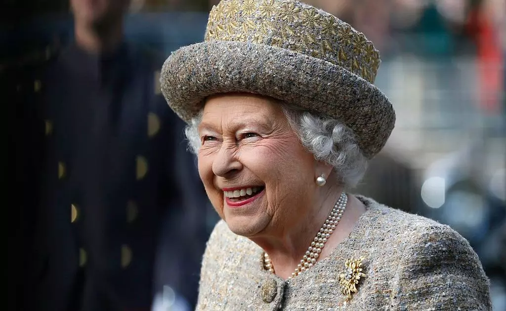 Ass d'Kinnigin Elizabeth dee längsten servéierende britesche Monarch?