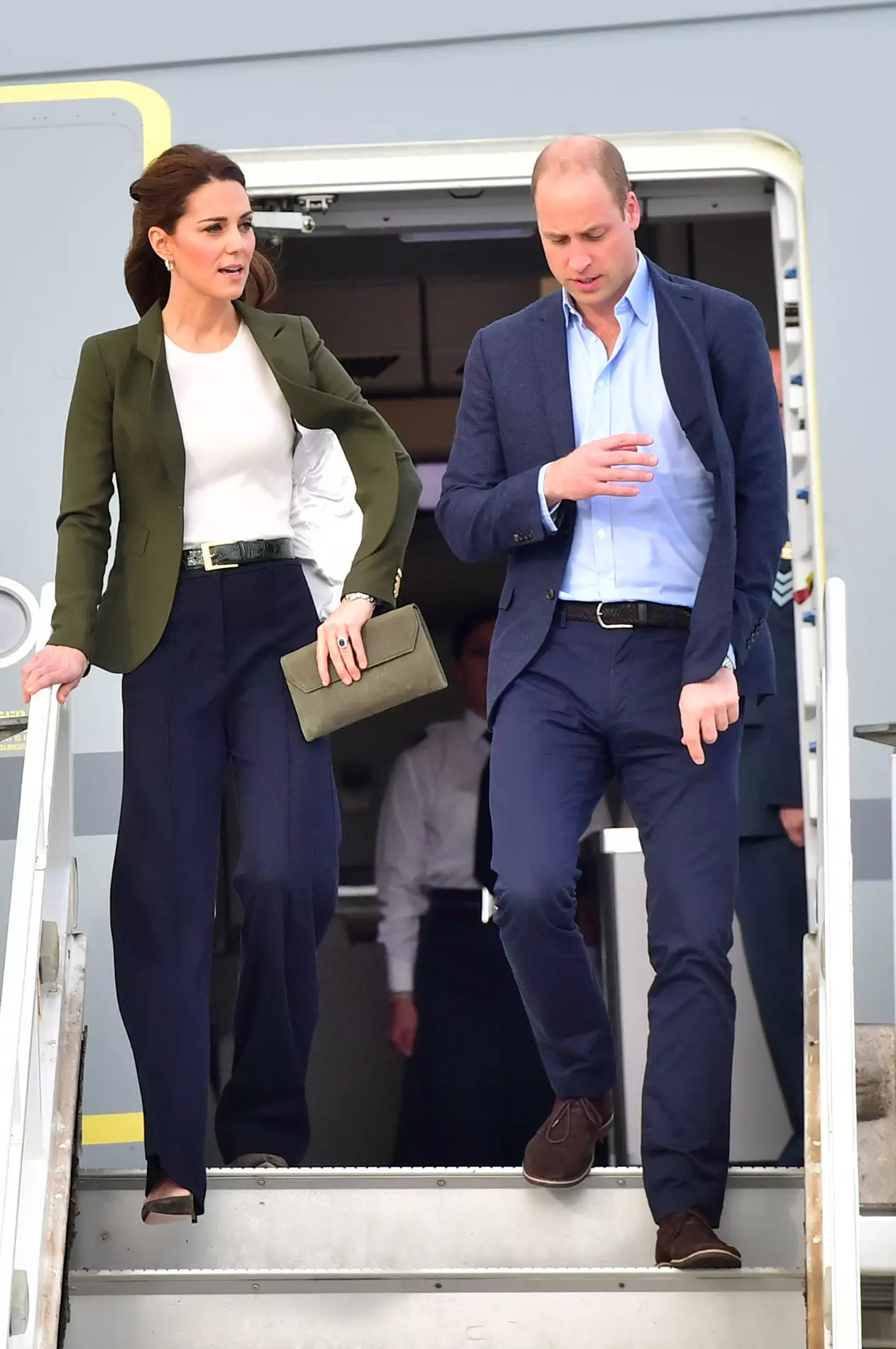 Duke & Duchess of Cambridge သည် ဆိုက်ပရပ်စ်သို့ သွားရောက်လည်ပတ်သည်။