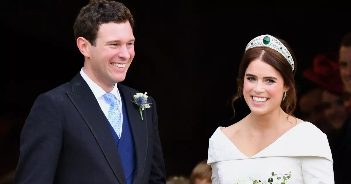 Princ Andrew deli fotografije poročnega cvetja princese Eugenie