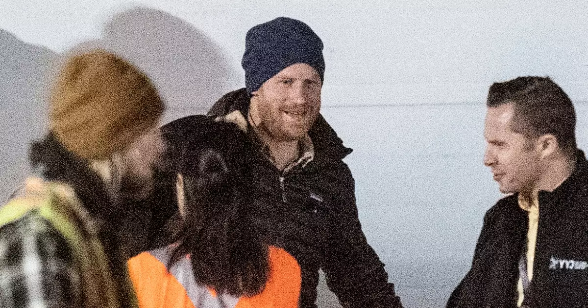 Tub Vaj Ntxwv Harry tuaj txog hauv Canada rau Meghan Markle, Archie Reunion