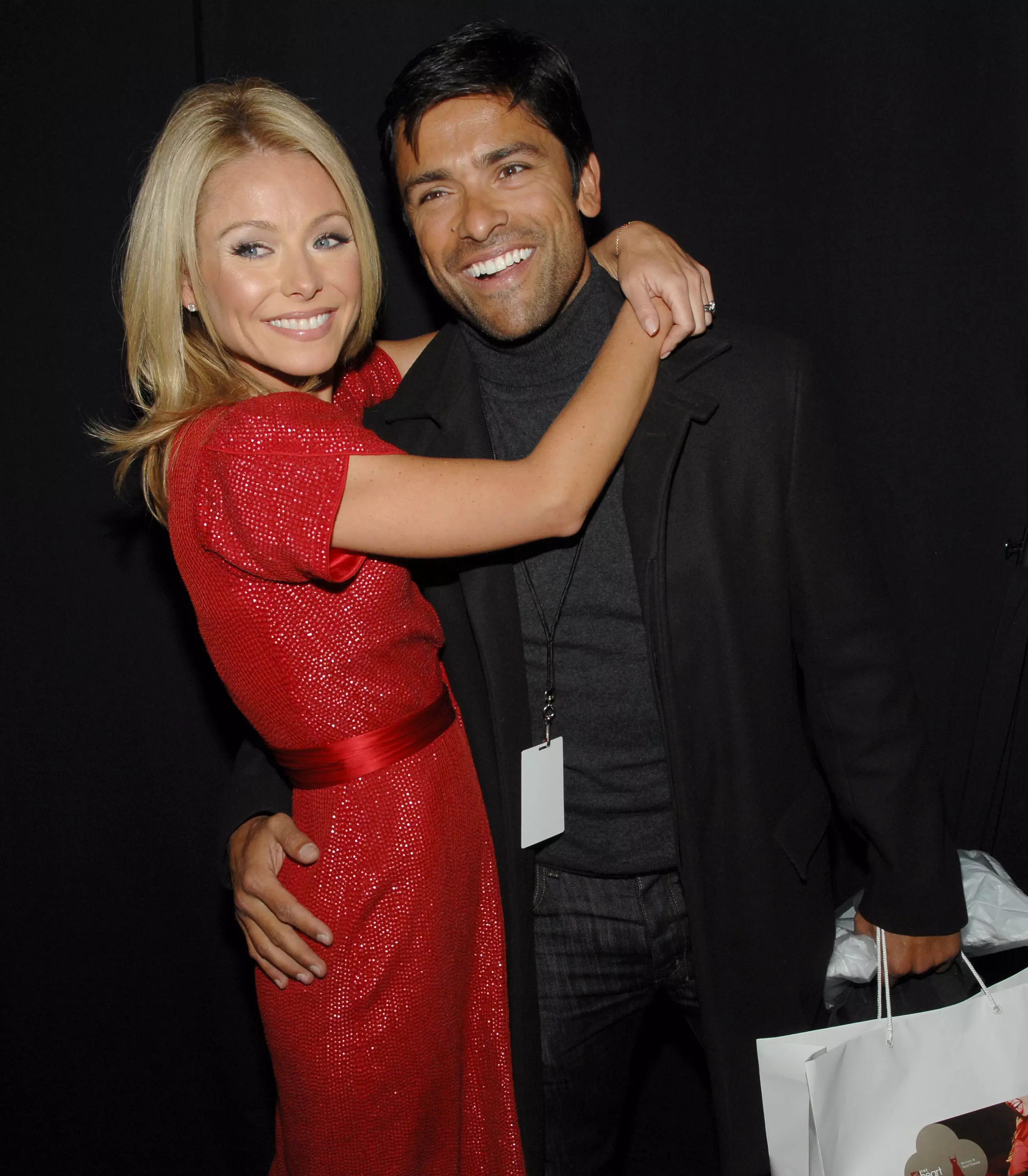 Kelly-Ripa-Mark-Consuelos-3