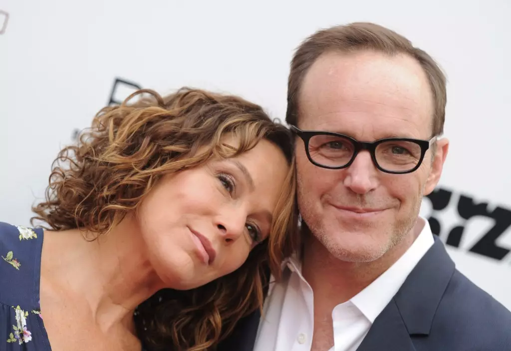 Actrița Jennifer Gray (l) și actorul/regizorul Clark Gregg sosesc la premiera filmului „Trust Me” din Los Angeles