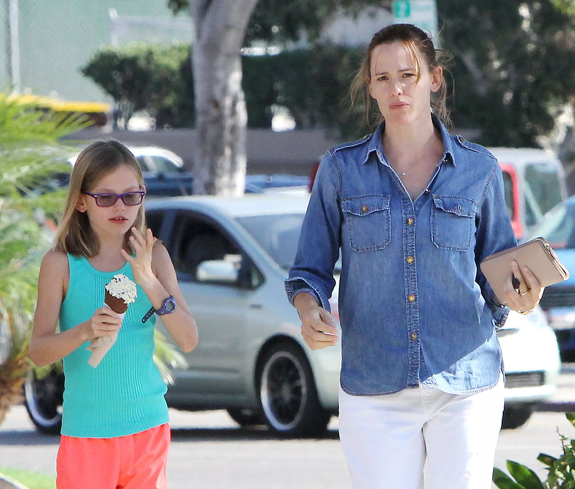 Jennifer Garner na sprehodu, Los Angeles, Amerika - 2. september 2015