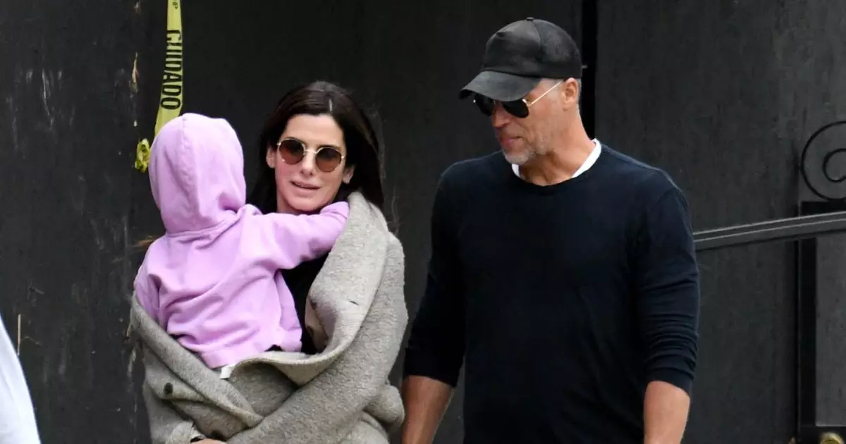 Sandra Bullock og Bryan Randall får sine blandede familier til å fungere