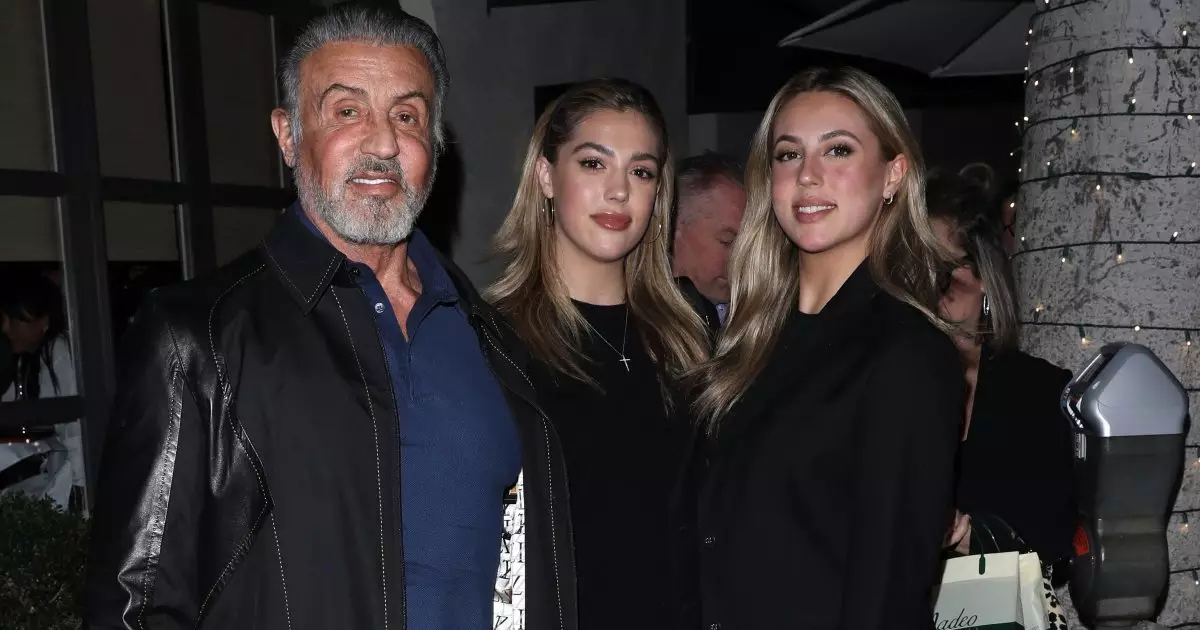 Sylvester Stallone zagrabi večerjo s hčerkama Sophio in Sistine