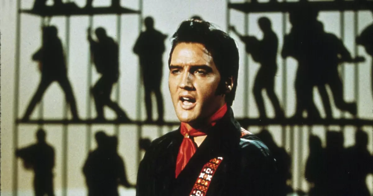 Sarimihetsika Elvis Presley: Fijery manokana ao ambadiky ny sehatra