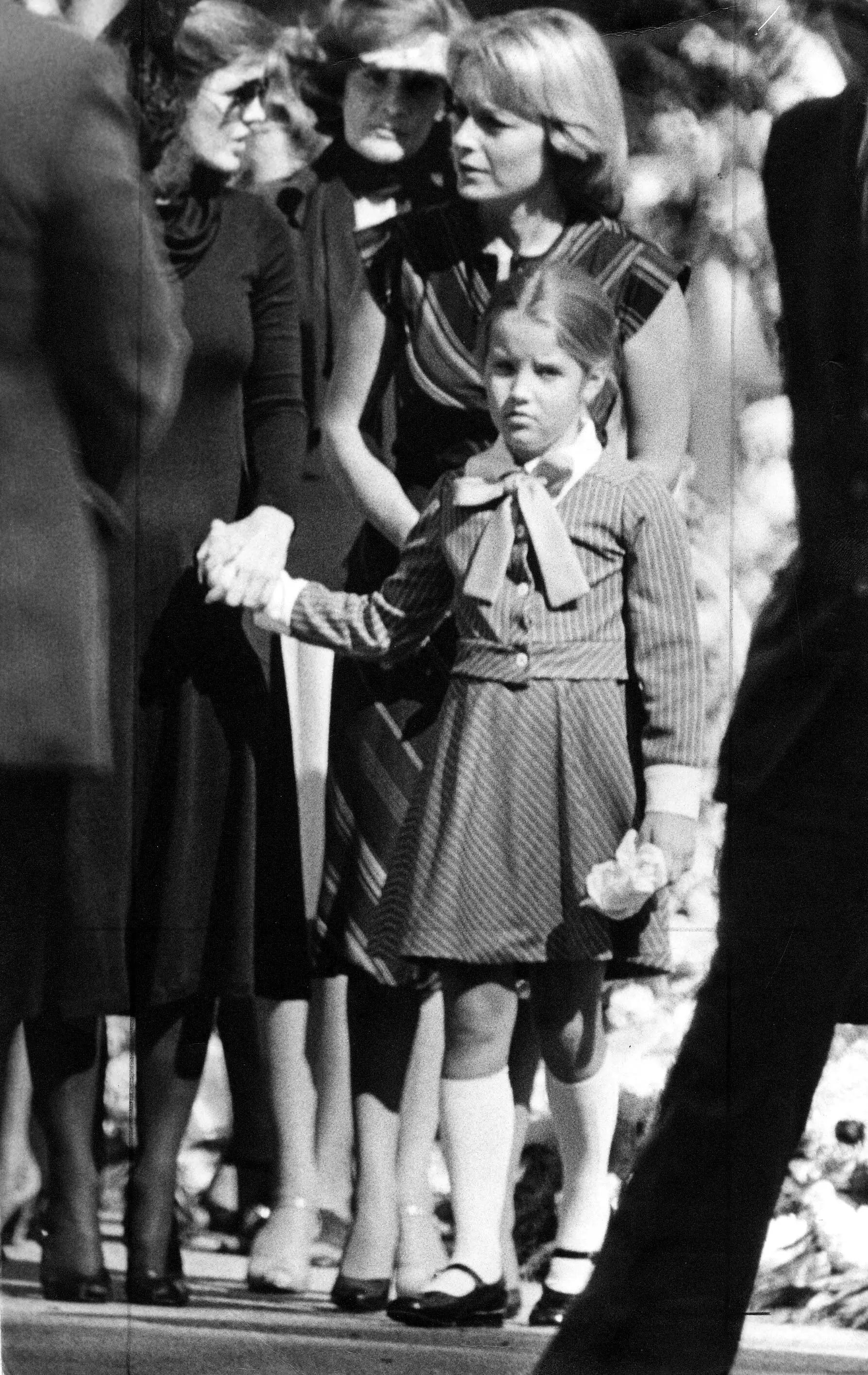 lisa-marie-presley-at-elvis-funeral