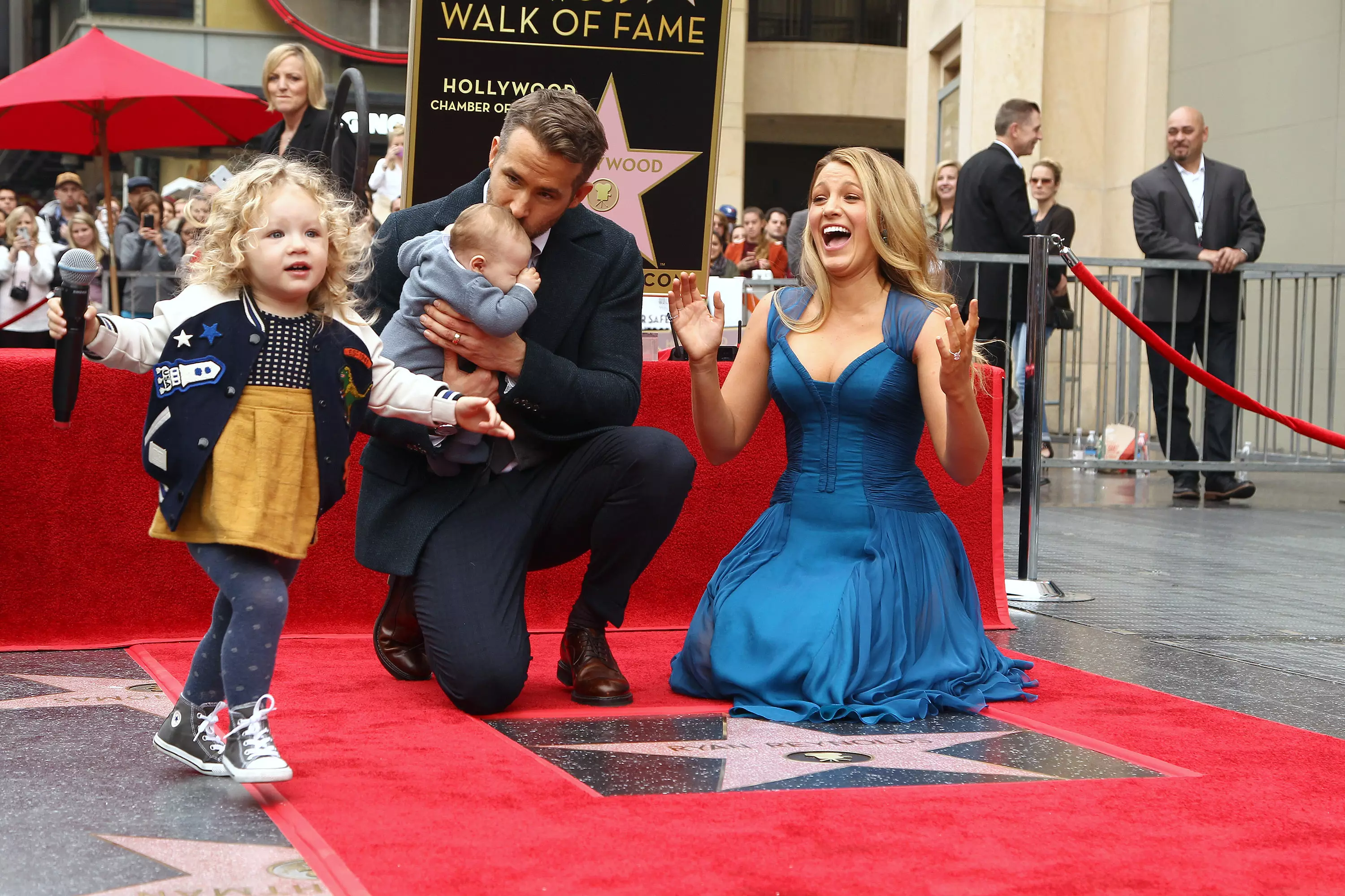 blake-lively-ryan-reynolds-vana-5