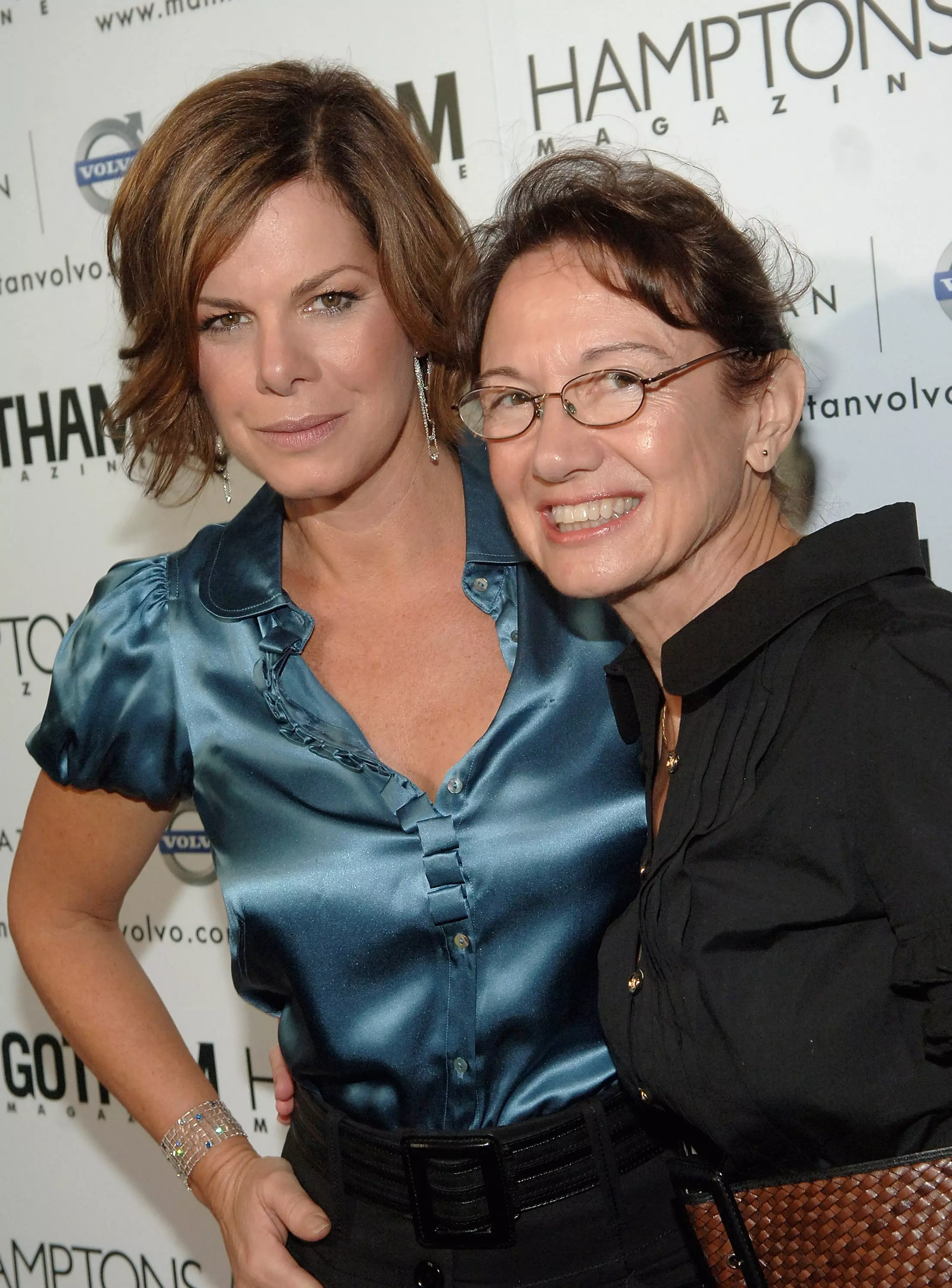 Actrice Marcia Gay Harden en haar moeder Beverley Harden op het openingsfeest van Hamptons Magazine voor de nieuwe Manhattan Volvo