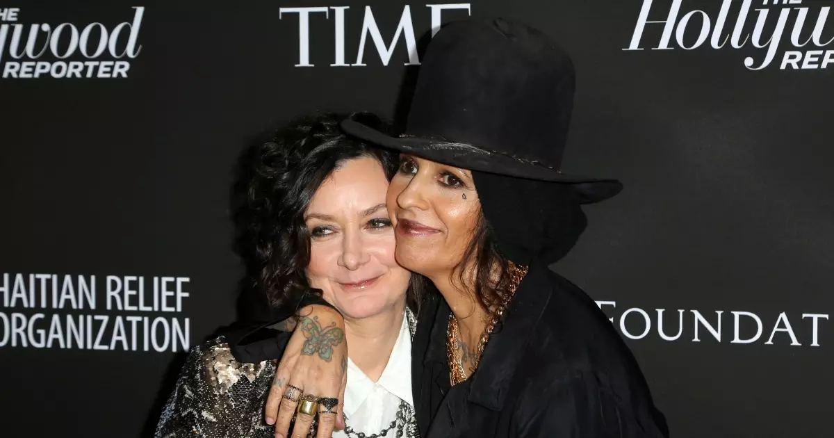 Sara Gilbert en Linda Perry: Feite oor hul verhouding