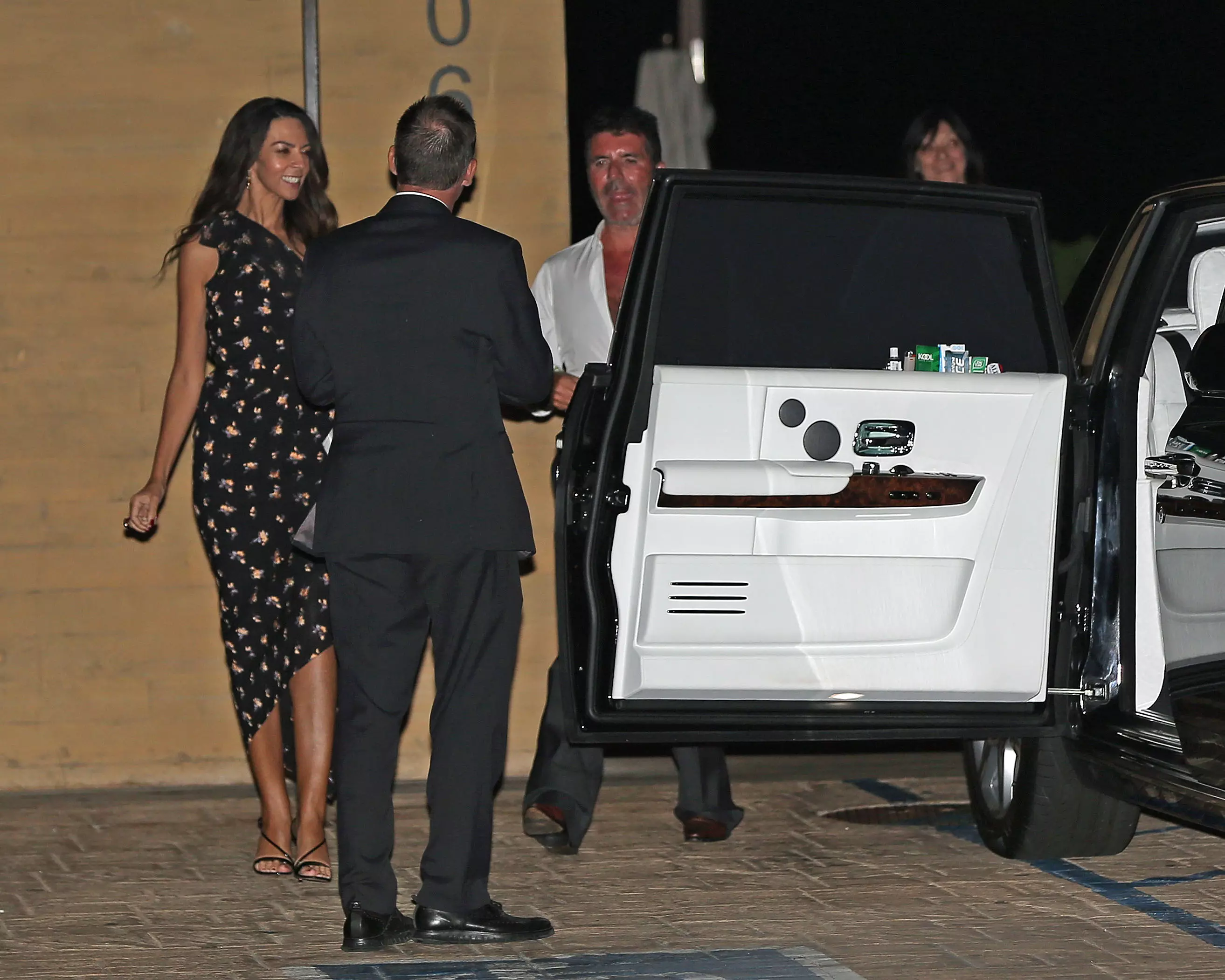 Simon Cowell jiċċelebra għeluq is-60 sena tiegħu f'Nobu f'Malibu