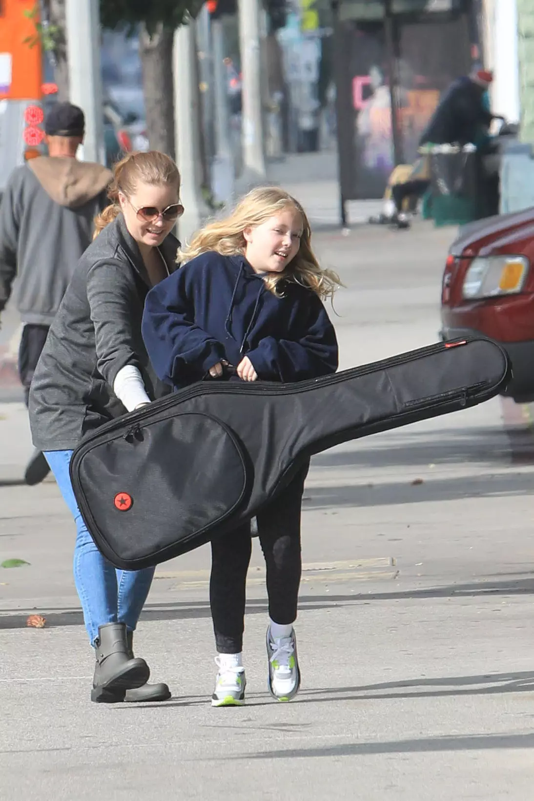 ЕКСКЛУЗИВНО: Ејми Адамс води своју ћерку Авијану на часове музике у западни Холивуд