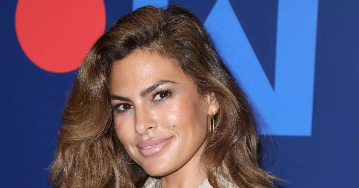 Kodėl Eva Mendes neskelbs savo 2 dukterų ir Ryano Goslingo nuotraukų