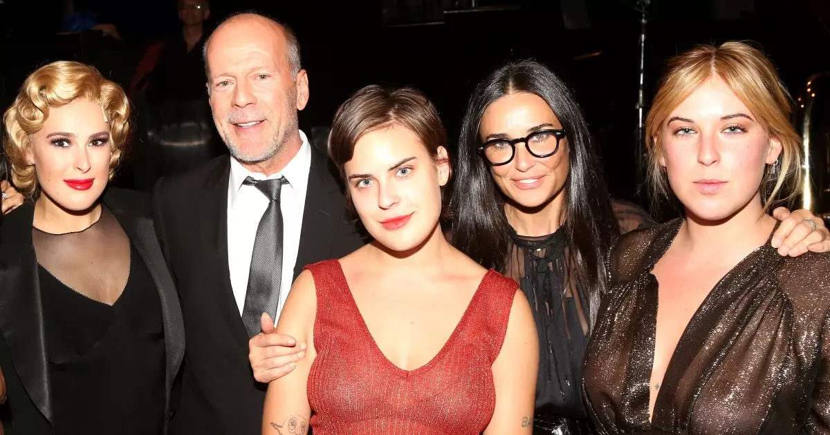 Demi Moore sareng Bruce Willis Kids: Papanggih Rumer, Scout sareng Tallulah Willis